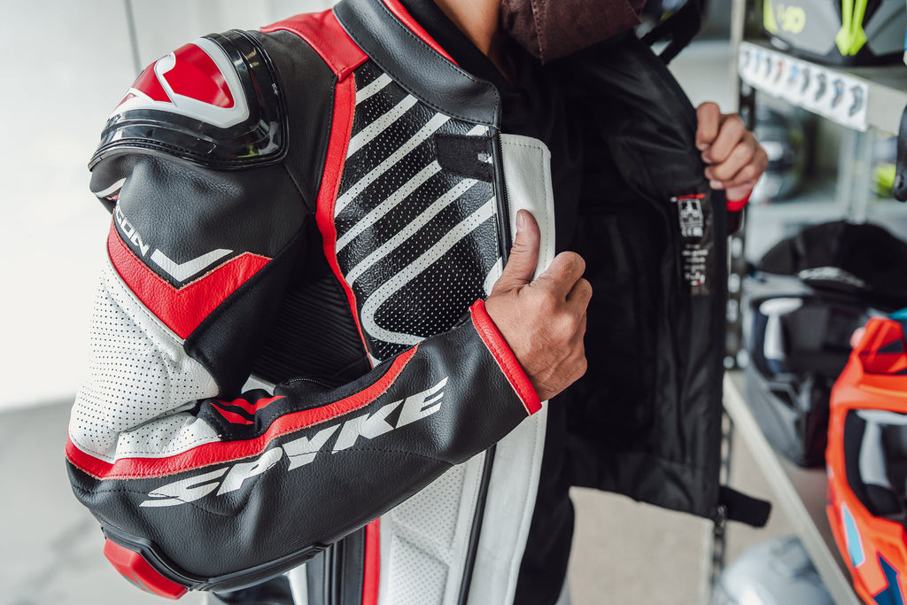 Suits – TRIUMPH JT MNL